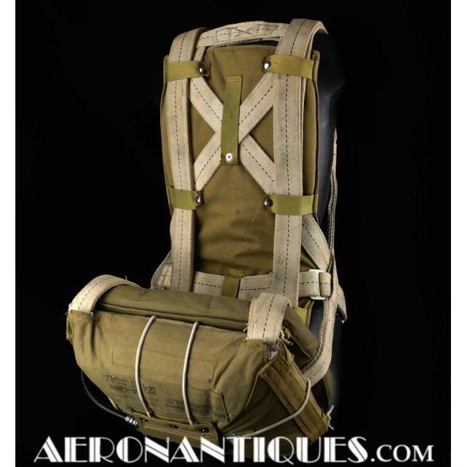 Parachutes & Harnesses