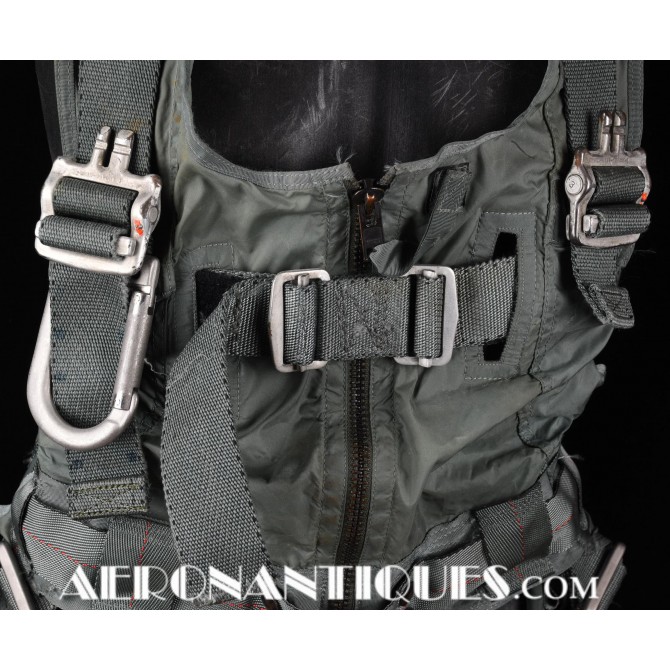 Parachutes & Harnesses