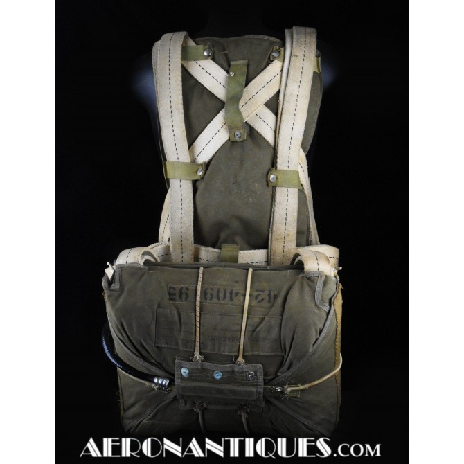 Parachutes & Harnesses