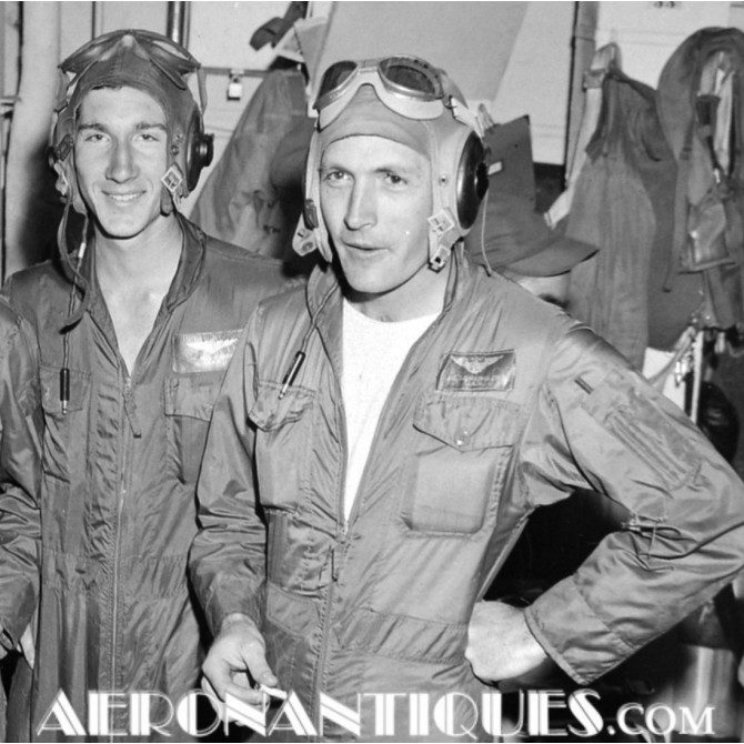 A2;A-2 jacket; WWII flight jacket;flying jacket