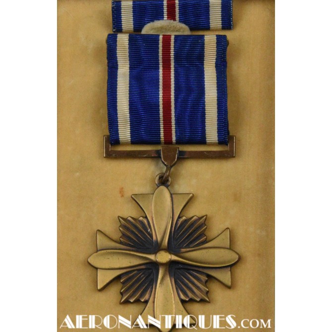 WWII us medal;dfc;distinguished flying cross;