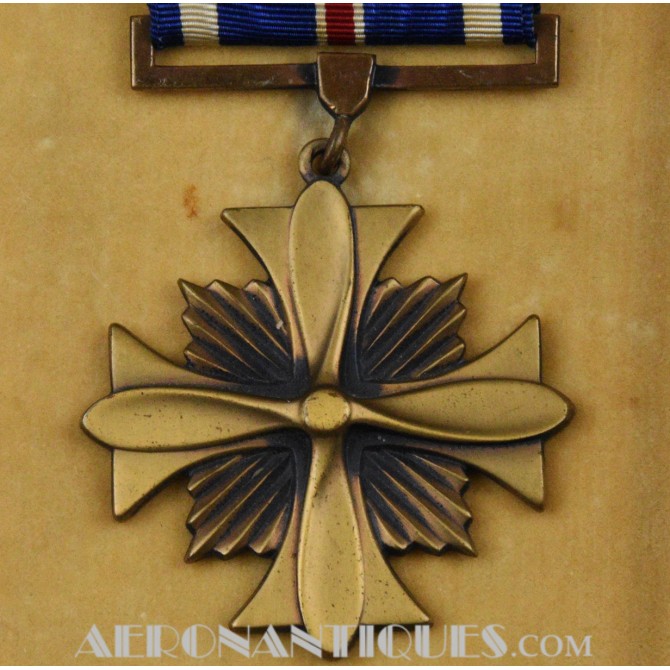 WWII us medal;dfc;distinguished flying cross;