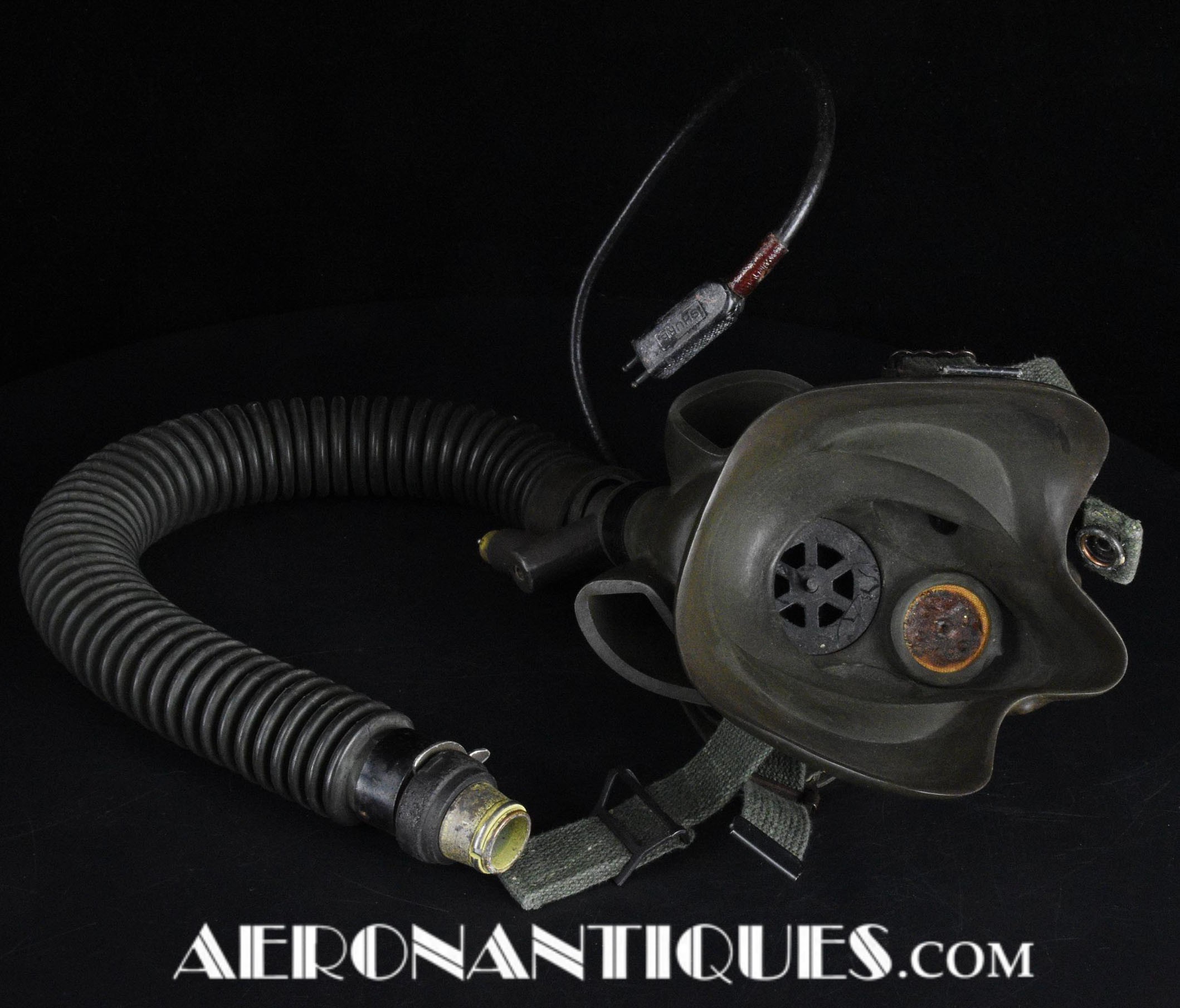 helmet;flight helmet;flying helmet;jet pilot helmet