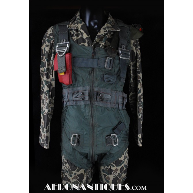 Parachutes & Harnesses